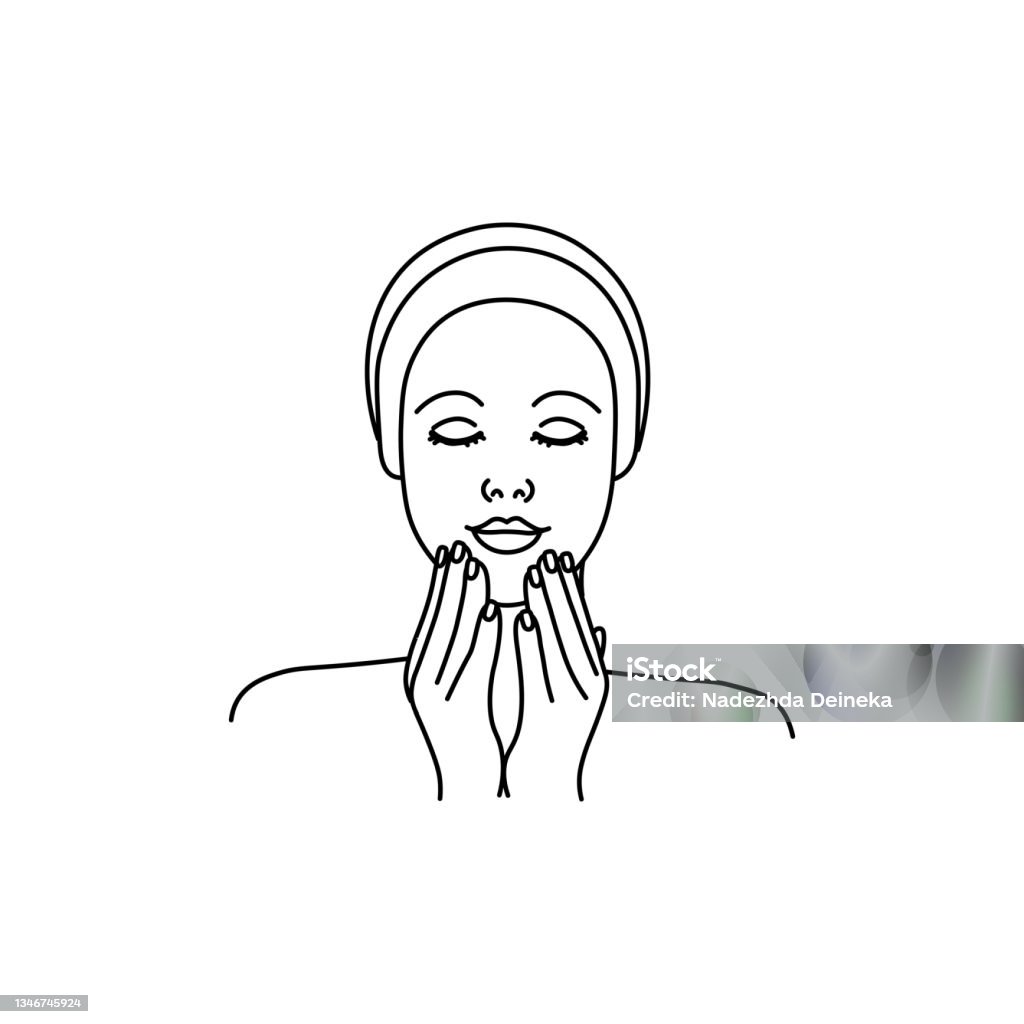 Une Fille Qui Fait Un Massage Du Visage Ou Applique Une Crème