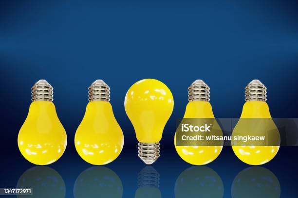 3d Rendering Bola Lampu Ide Bercahaya Dan Inovasi Berpikir Konsep