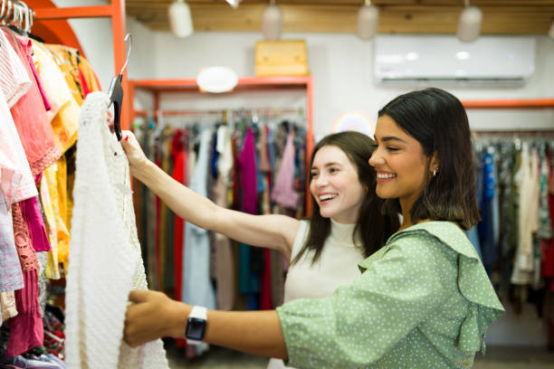 Friends Shopping Pictures | Download Free Images on Unsplash