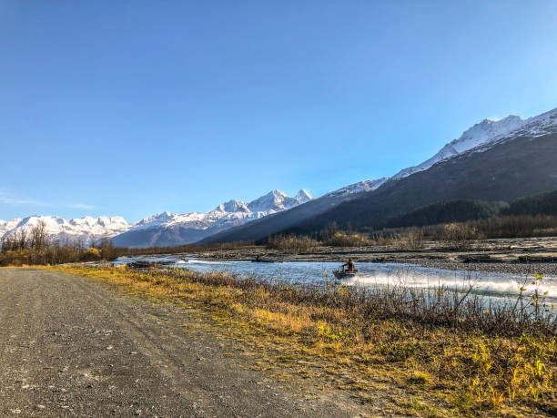 Upstream Pictures [HD] | Download Free Images on Unsplash