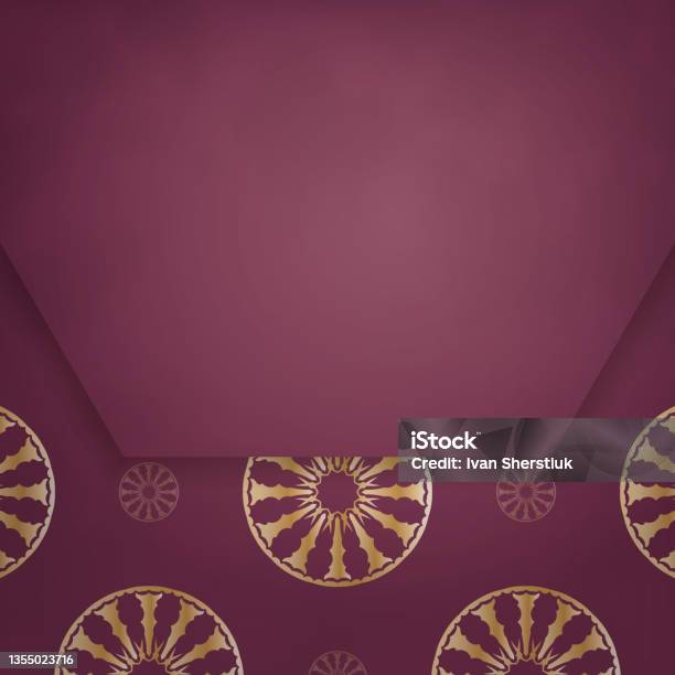 Template Kartu Ucapan Dalam Warna Burgundy Dengan Pola Emas Yunani