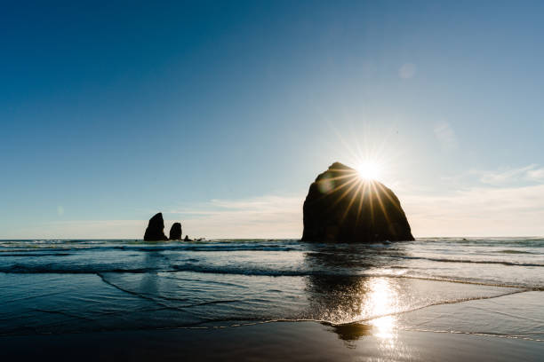 Haystack Rock Pictures | Download Free Images on Unsplash