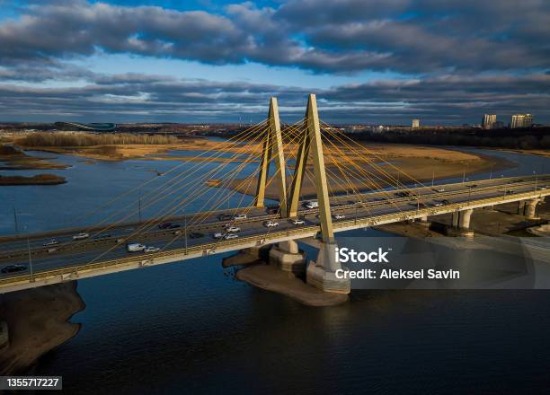 Pemandangan Puncak Jembatan Millennium Di Kazan Jembatan Kabeltinggal ... Pemandangan Puncak Jembatan Millennium Di Kazan Jembatan Kabeltinggal ...