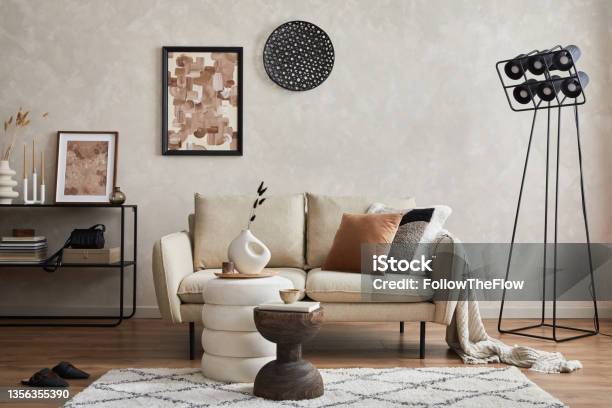 Desain Interior Ruang Tamu Minimalis Modern Dengan Sofa Konsol Bingkai