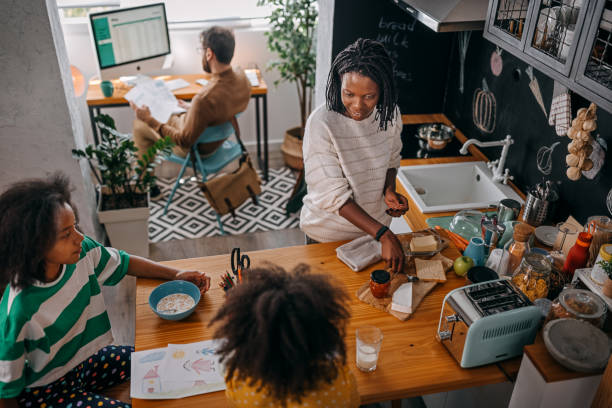 Busy Family Pictures | Download Free Images on Unsplash