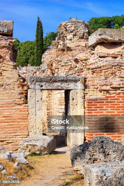 Pemandangan Reruntuhan Thermae Odessos Romawi Kuno Di Kota Varna Foto ... Pemandangan Reruntuhan Thermae Odessos Romawi Kuno Di Kota Varna Foto ...