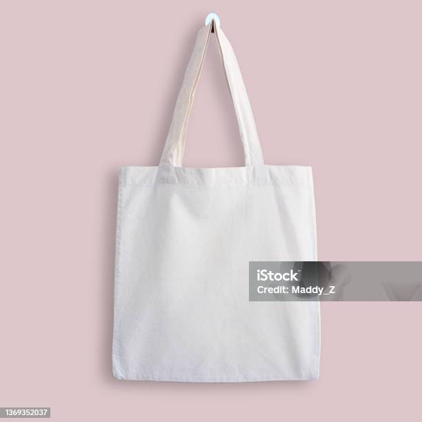 Tas Jinjing Eko Katun Kosong Putih Mockup Desain Tas Belanja Tergantung