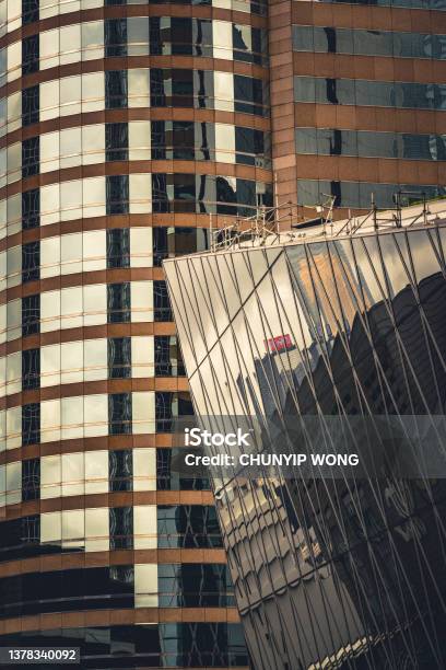 Latar Belakang Abstrak Perkotaan Detail Fasad Kaca Modern Gedung Bisnis ... Latar Belakang Abstrak Perkotaan Detail Fasad Kaca Modern Gedung Bisnis ...