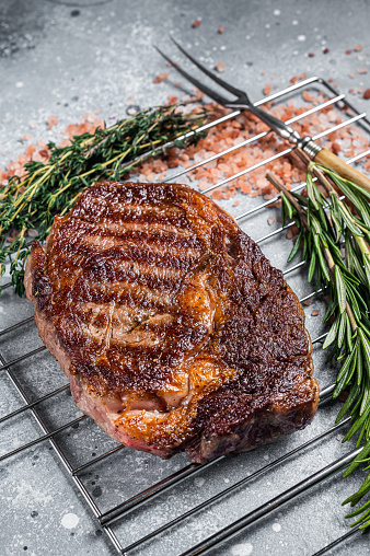 Bbq Panggang Ribeye Steak Daging Sapi Mata Rusuk Di Atas Panggangan