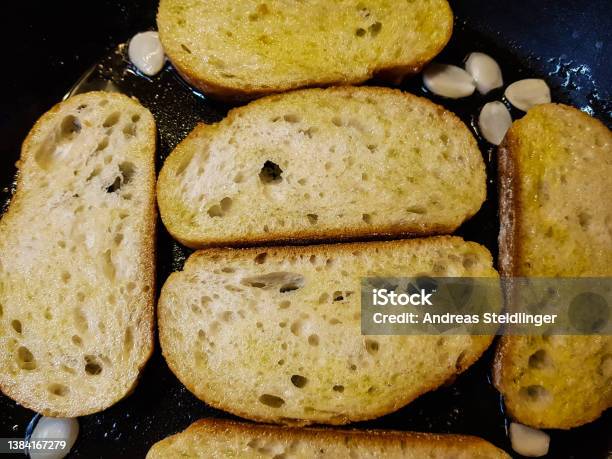 Roti Foto Stok Unduh Gambar Sekarang Ado Bawang Putih Famili