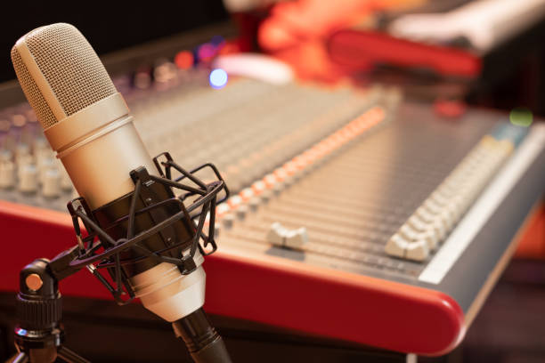 Voice Over Pictures | Download Free Images on Unsplash