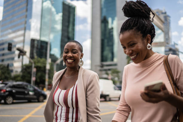 Black Women Talking Pictures | Download Free Images on Unsplash