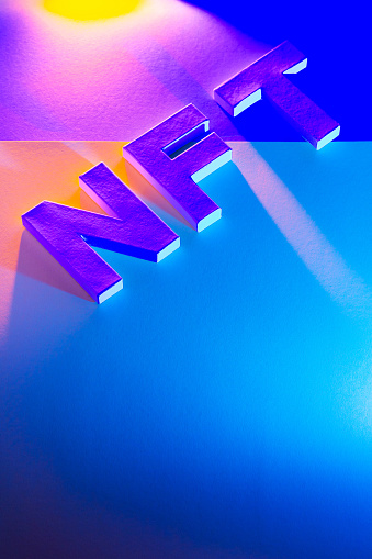 Prasasti Nft Dengan Huruf 3d Token Nonfungible Pada Latar Belakang ... Prasasti Nft Dengan Huruf 3d Token Nonfungible Pada Latar Belakang ...