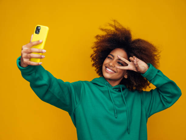 Iphone Girl Pictures | Download Free Images on Unsplash