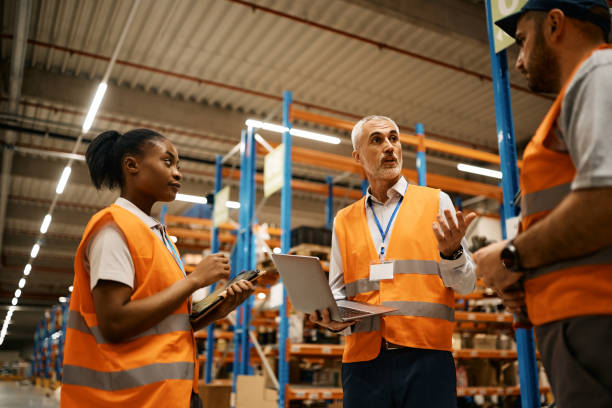 Warehouse Worker Pictures | Download Free Images on Unsplash