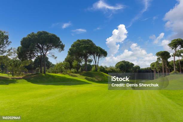 Panorama Lapangan Golf Dengan Langit Yang Indah Pemandangan Lanskap ... Panorama Lapangan Golf Dengan Langit Yang Indah Pemandangan Lanskap ...