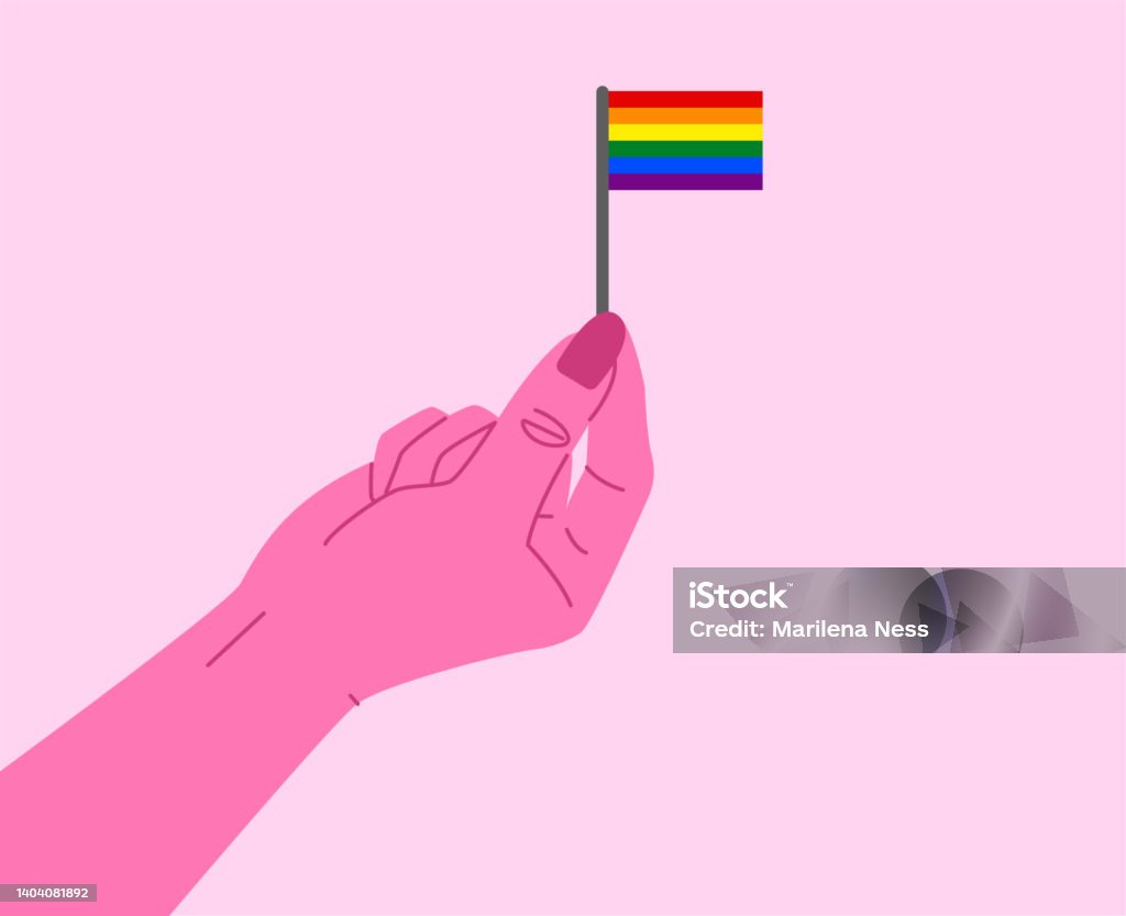Tangan Wanita Memegang Miniatur Bendera Kebanggaan Gay Tradisional