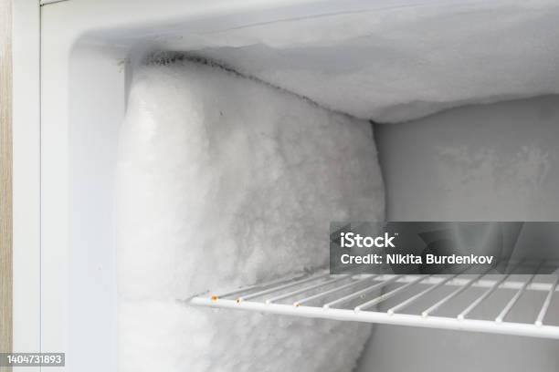 Banyak Embun Beku Dan Es Di Dalam Freezer Kulkas Kualitas Ruang Beku