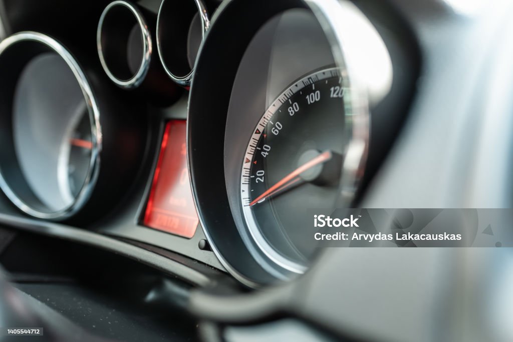 Speedometer Mobil Modern Odometer Tachometer Dan Dasbor Yang Menyala ... Speedometer Mobil Modern Odometer Tachometer Dan Dasbor Yang Menyala ...