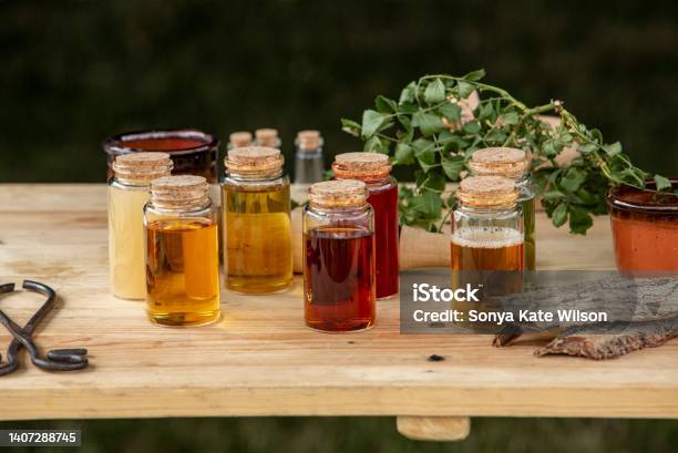 Botol Obat Abad Pertengahan Foto Stok - Unduh Gambar Sekarang - Abad ... Botol Obat Abad Pertengahan Foto Stok - Unduh Gambar Sekarang - Abad ...