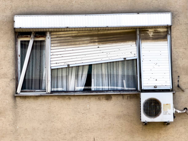 Free picture: architecture, window, abandoned, old, ventilation, metal