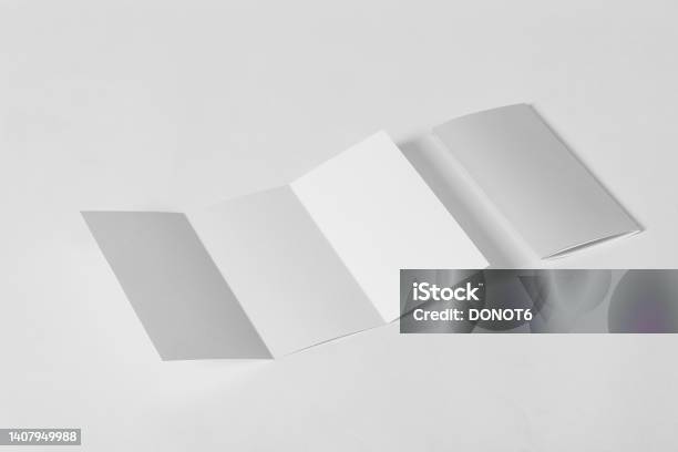 Template Mockup Brosur Lipat Dengan Ruang Fotokopi Untuk Logo Atau Desain Grafis Anda Foto Stok