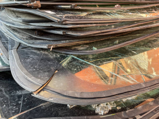 Free picture: Close-up of sharp transparent old garbage glass