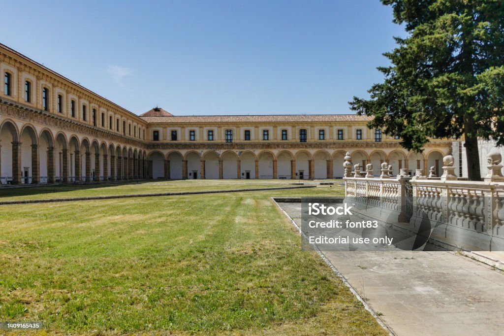 Der Große Kreuzgang Der Certosa Di San Lorenzo Kartause