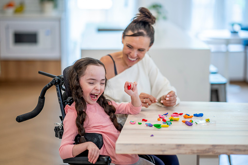Pekerja Sosial Dengan Pasien Cerebral Palsy Foto Stok - Unduh Gambar ... Pekerja Sosial Dengan Pasien Cerebral Palsy Foto Stok - Unduh Gambar ...