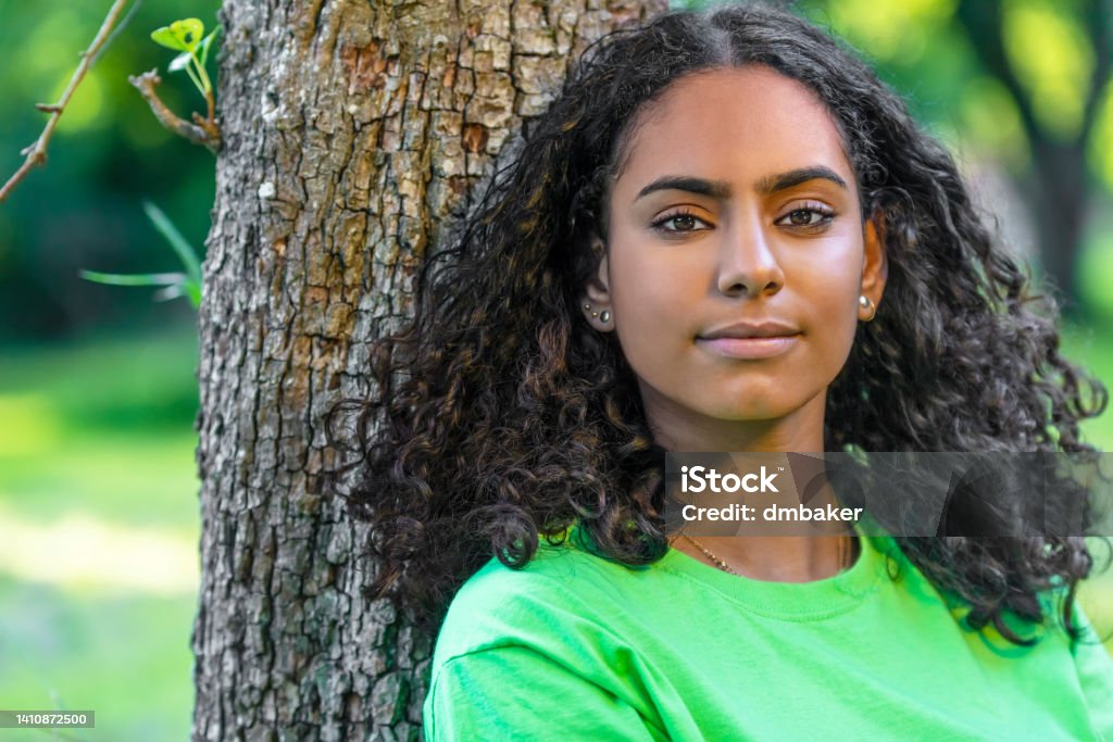 Photo Libre De Droit De Belle Métisse Afroaméricaine Fille Jeune Femme