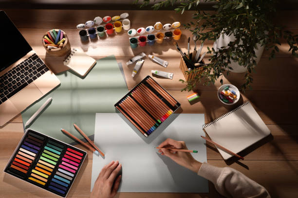 Artist Drawing Pictures | Download Free Images on Unsplash