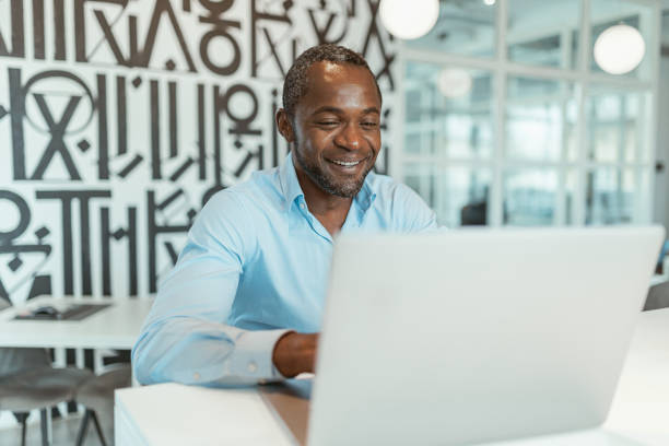 Black Man Working Pictures | Download Free Images on Unsplash