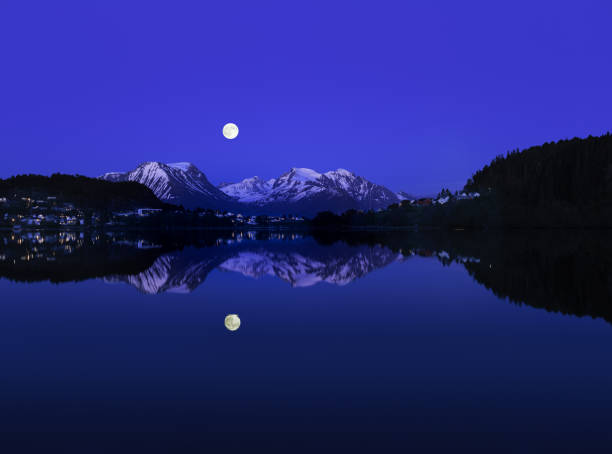 Moon Mountain Pictures | Download Free Images on Unsplash
