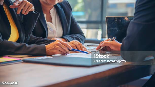 Bagan Laporan Tim Strategi Bisnis Grafik Data Infografis Menganalisis