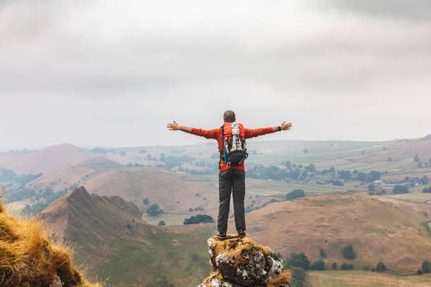 30,000+ Man On Hill Pictures | Download Free Images on Unsplash