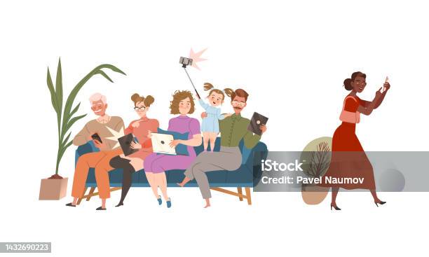 Personnage De Personnes Assis Sur Un Canapé À Laide Dun Gadget Et Dun