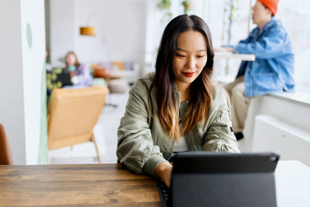 7.000+ Ambiente Di Lavoro Ibrido Immagine Foto stock, immagini e ... 7.000+ Ambiente Di Lavoro Ibrido Immagine Foto stock, immagini e ...