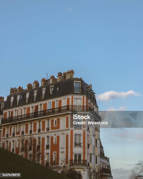 Vertical Shot Of The Sinking House In The Montmartre District In Paris ... Vertical Shot Of The Sinking House In The Montmartre District In Paris ...