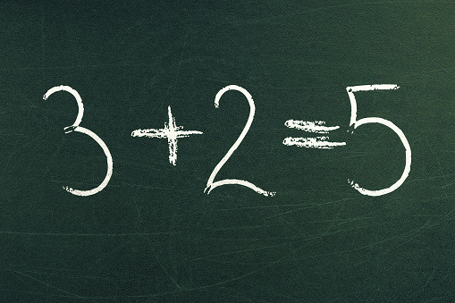 Photo Libre De Droit De Équation Mathématique Simple 3 Plus 2 Égale 5
