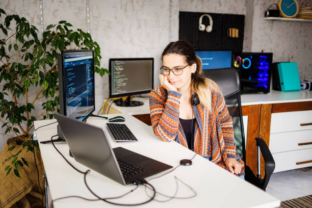 Woman At Desk Pictures | Download Free Images on Unsplash