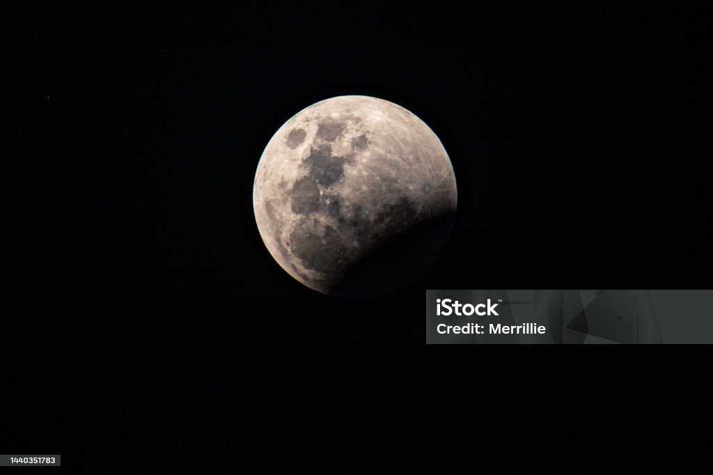 Beaver Blood Moon Eclipse Partial Eclipse Begins Stock Photo - Download ... Beaver Blood Moon Eclipse Partial Eclipse Begins Stock Photo - Download ...