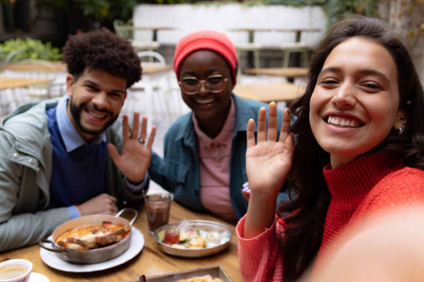 Friends Eating Pictures | Download Free Images on Unsplash