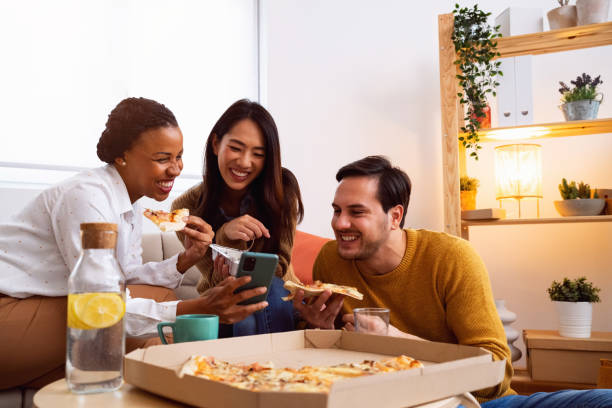 Friends At Home Pictures | Download Free Images on Unsplash