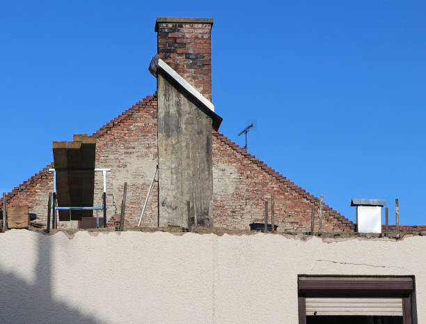 Free picture: Broken roof of an old house with a wall of bricks made of ...