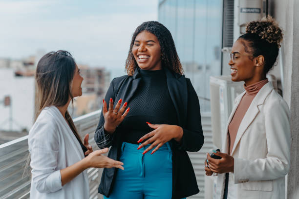 30,000+ Women Talking Pictures | Download Free Images on Unsplash