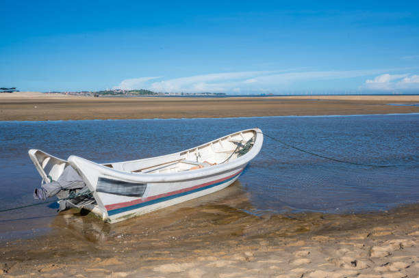 Beach Boat Pictures | Download Free Images on Unsplash