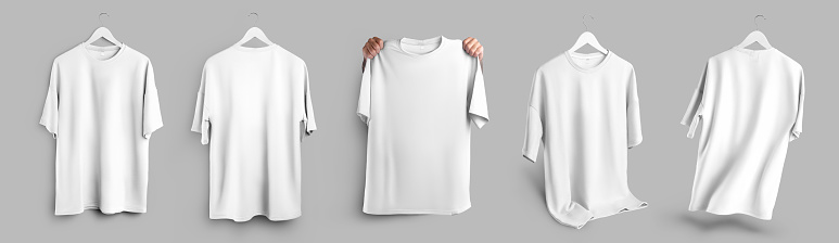 Mockup Oversize Tshirt Putih Presentasi Di Gantungan Kayu Di Tangan