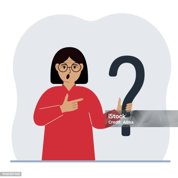 Une Femme Tient Un Symbole De Point Dinterrogation Posez Des Questions