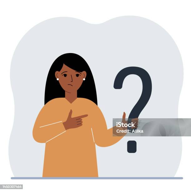 Une Femme Tient Un Symbole De Point Dinterrogation Posez Des Questions