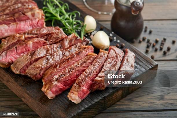 Steak Irisan Steak Daging Panggang New York Atau Ribeye Dengan